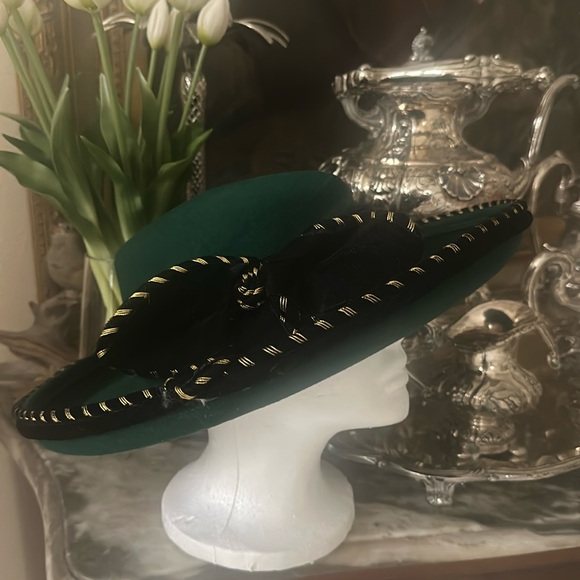 Brenda Waite bolling | Accessories | Ladies Elegant Wool With Velvet ...